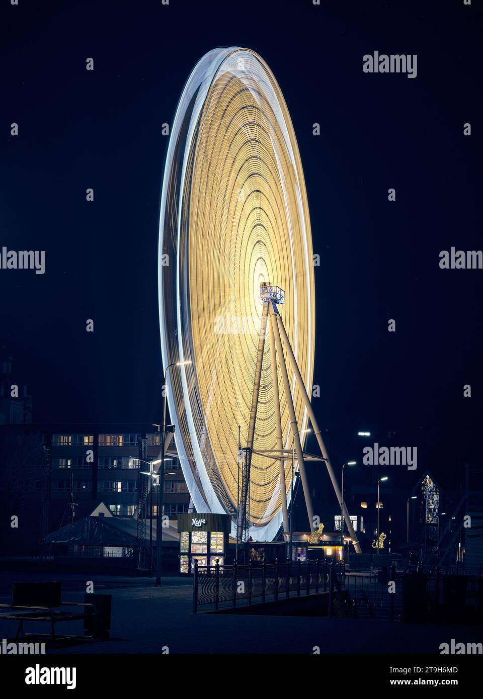 Observation wheel Eye of Baltic turning at night in Zelenogradsk ...