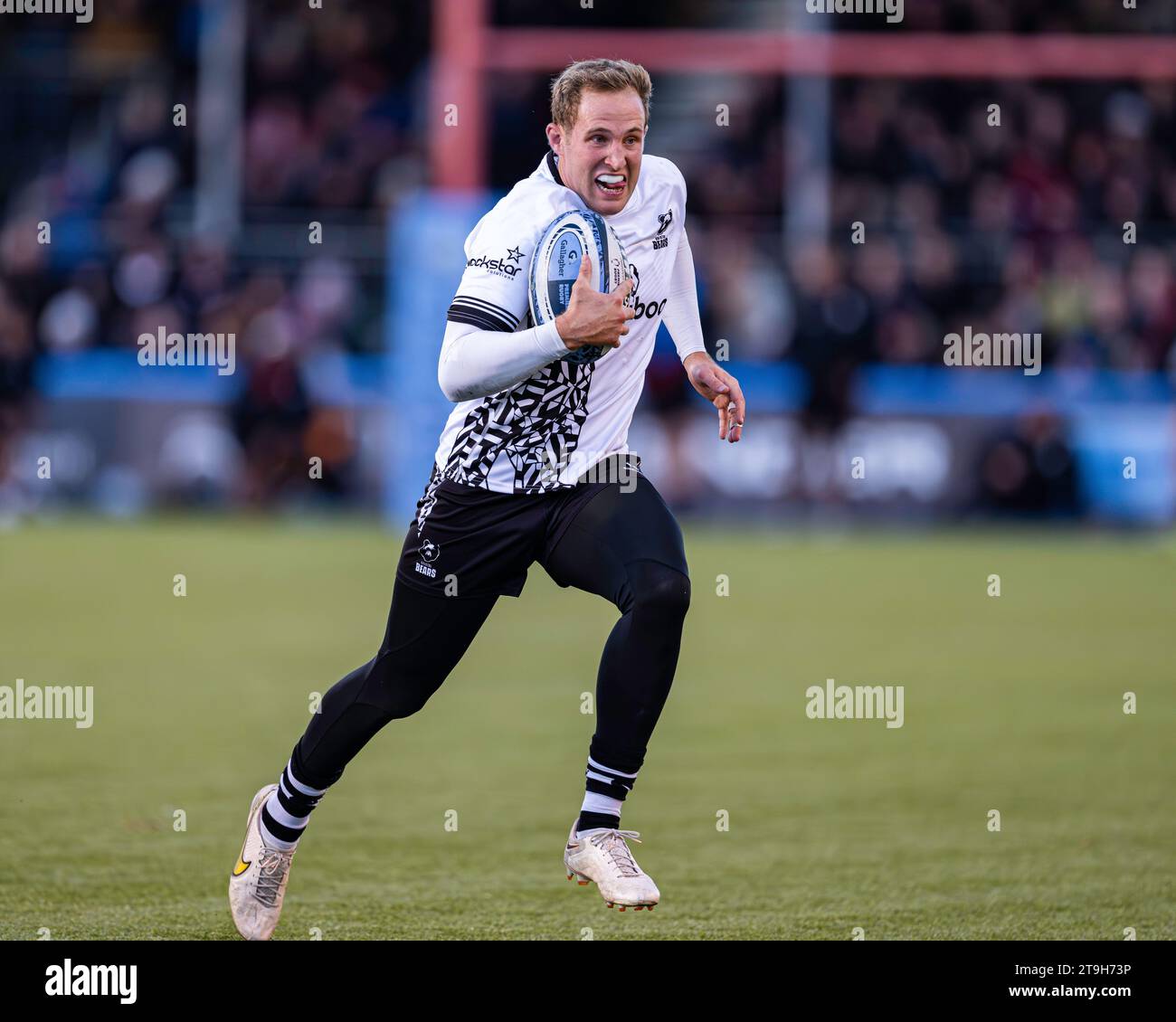 LONDON, UNITED KINGDOM. 25th, Nov 2023. Harry Randall of Bristol Bears ...