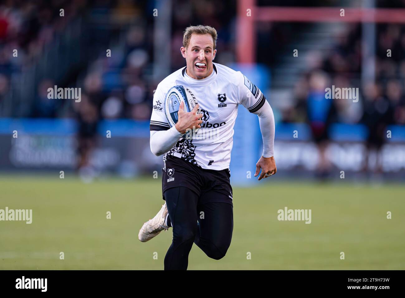 LONDON, UNITED KINGDOM. 25th, Nov 2023. Harry Randall of Bristol Bears ...