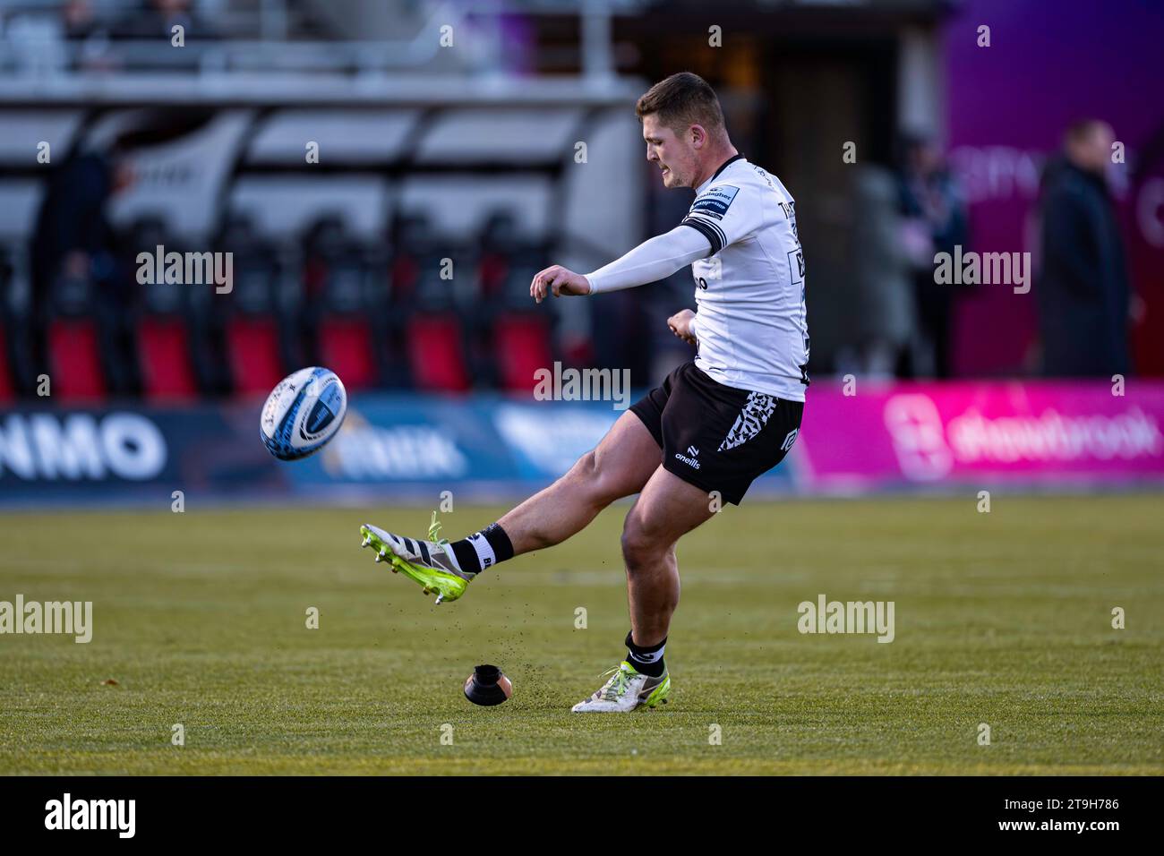 LONDON, UNITED KINGDOM. 25th, Nov 2023. Callum Sheedy of Bristol Bears ...