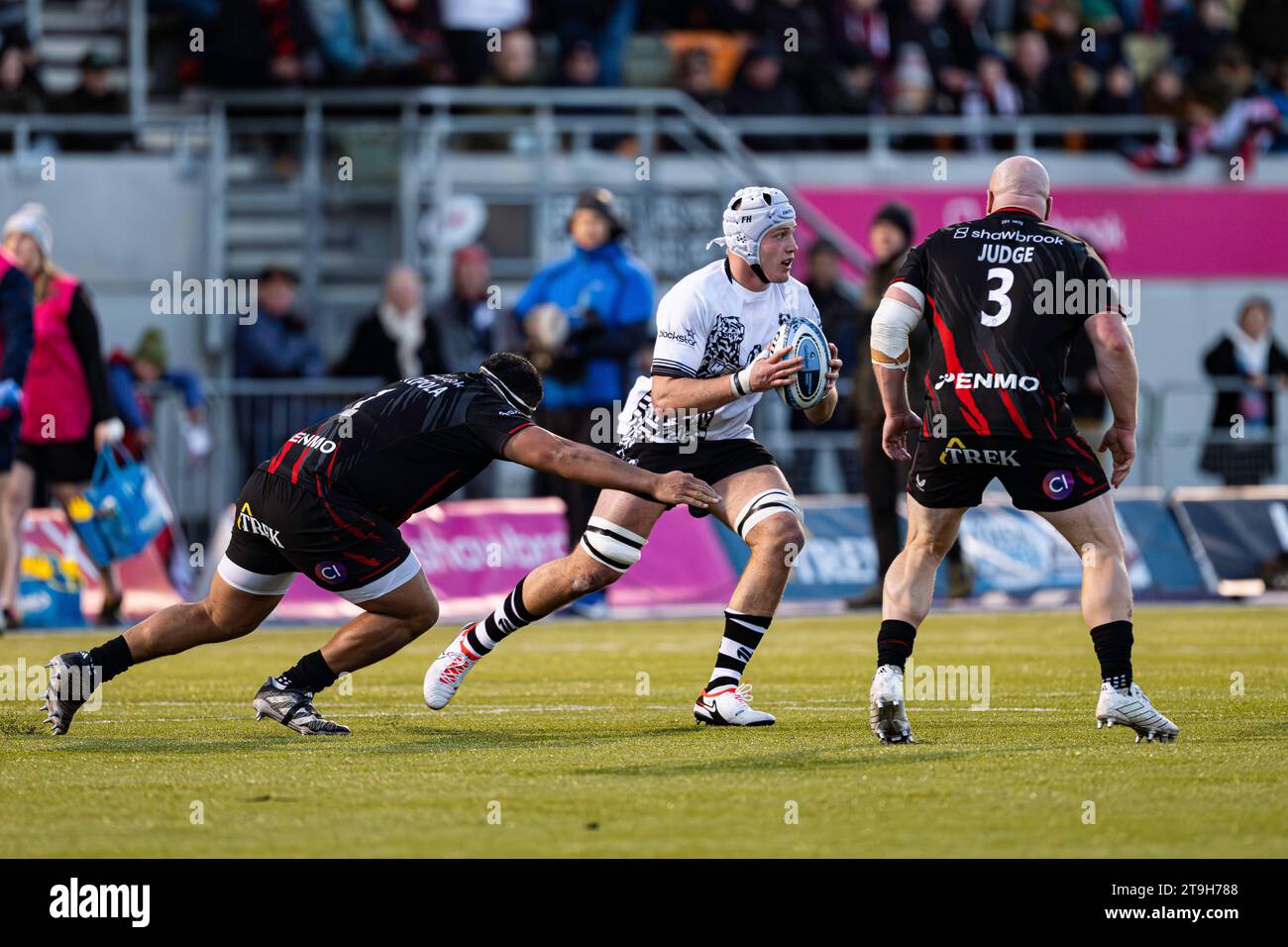 LONDON, UNITED KINGDOM. 25th, Nov 2023. Fitz Harding of Bristol Bears ...