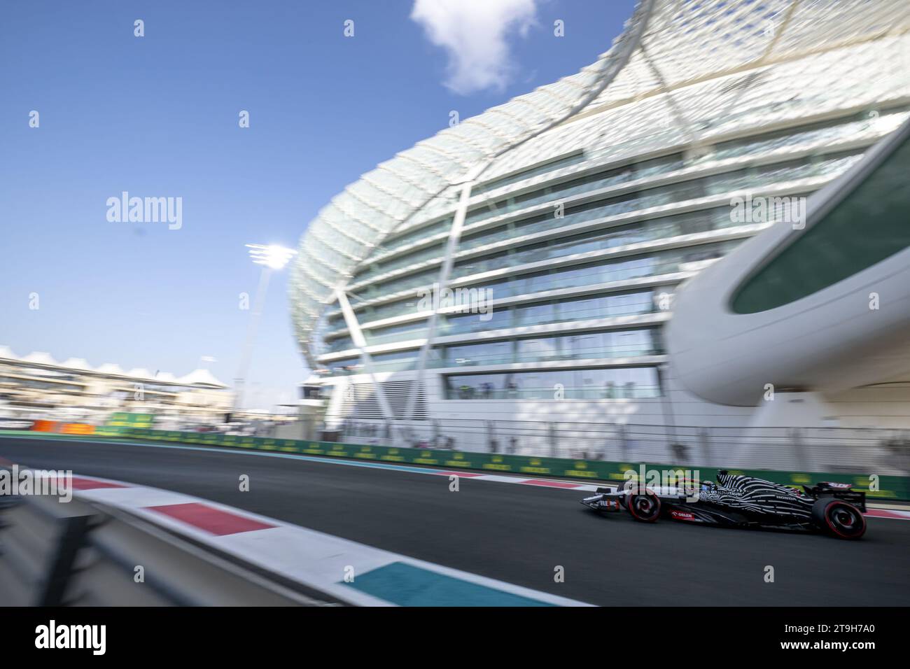 Abu Dhabi, Uae. 25th Nov, 2023. Abu Dhabi - 25-10-2023, Yas Marina ...