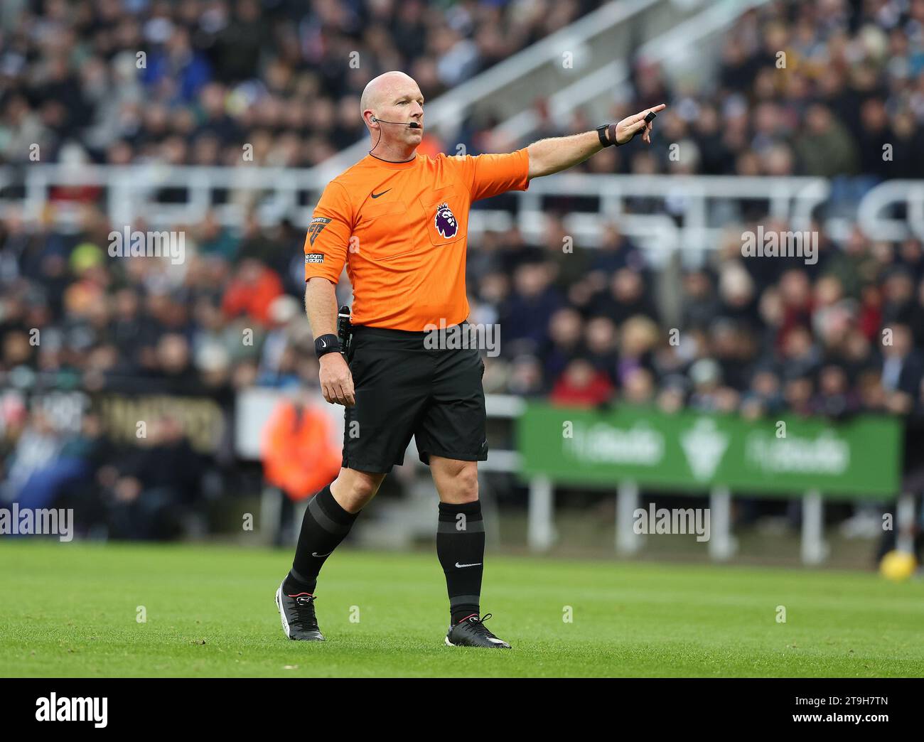 Newcastle Upon Tyne, UK. 25th Nov, 2023. Referee Simon Hooper during ...