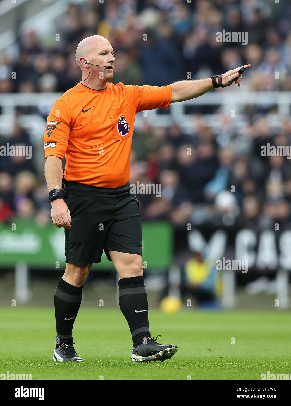 Newcastle Upon Tyne, UK. 25th Nov, 2023. Referee Simon Hooper during ...