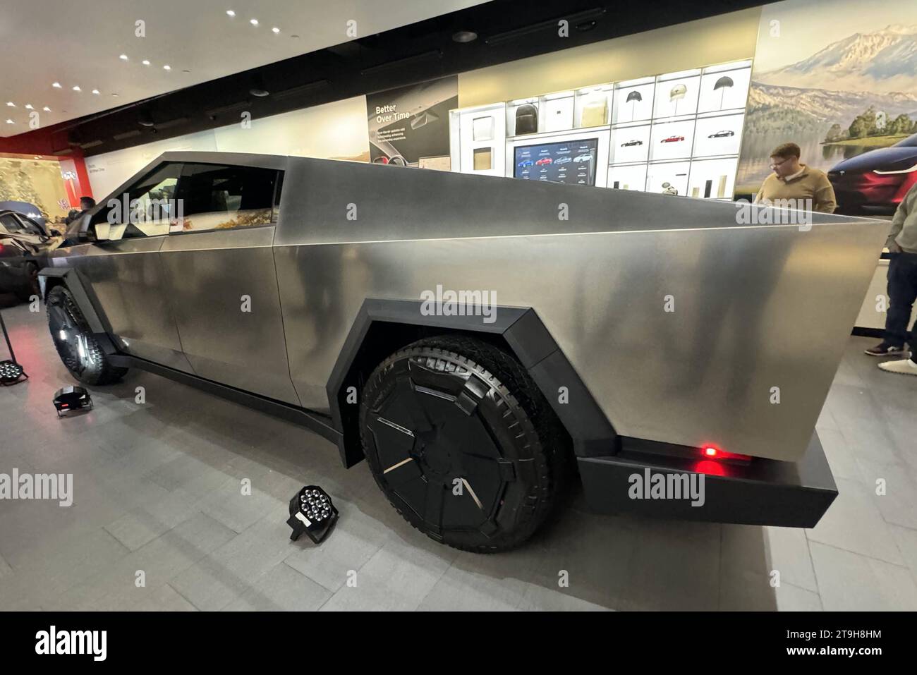 Tesla cybertruck 2023 hi-res stock photography and images - Alamy