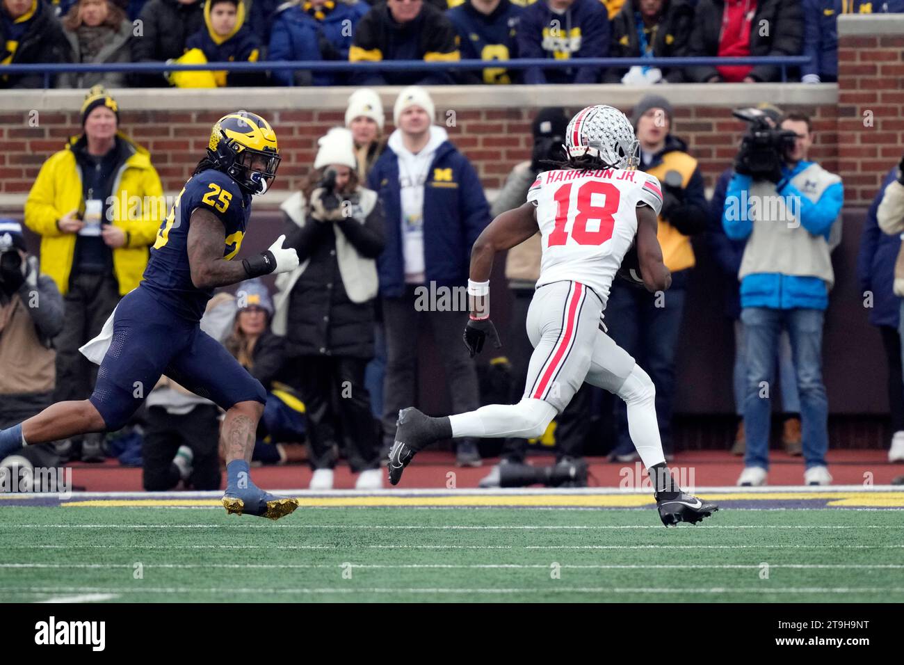 Ohio State wide receiver Marvin Harrison Jr. (18) outruns Michigan ...