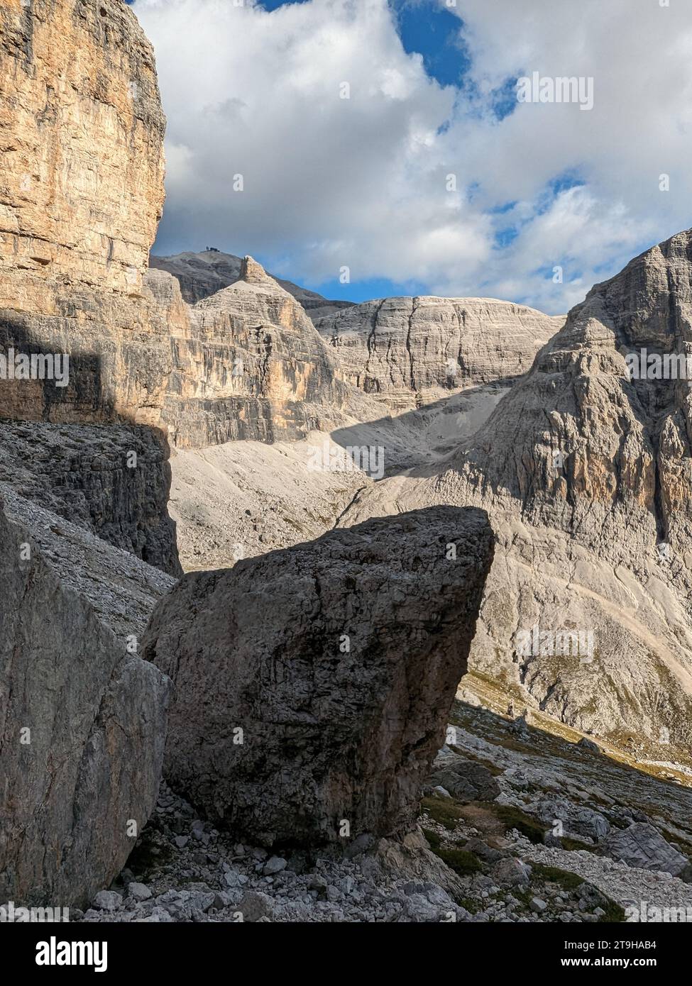 Beautiful landscape of Italian dolomites-with mountain meadows,lakes ...