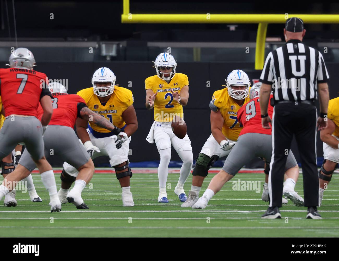 LAS VEGAS, NV - NOVEMBER 25: San Jose State Spartans quarterback Chevan ...