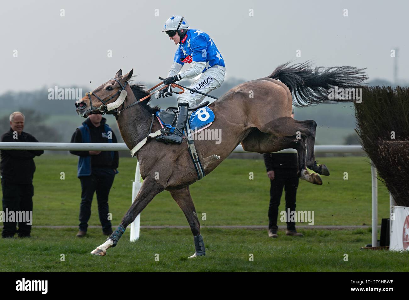 Wincanton racecourse 2022 hi-res stock photography and images - Alamy