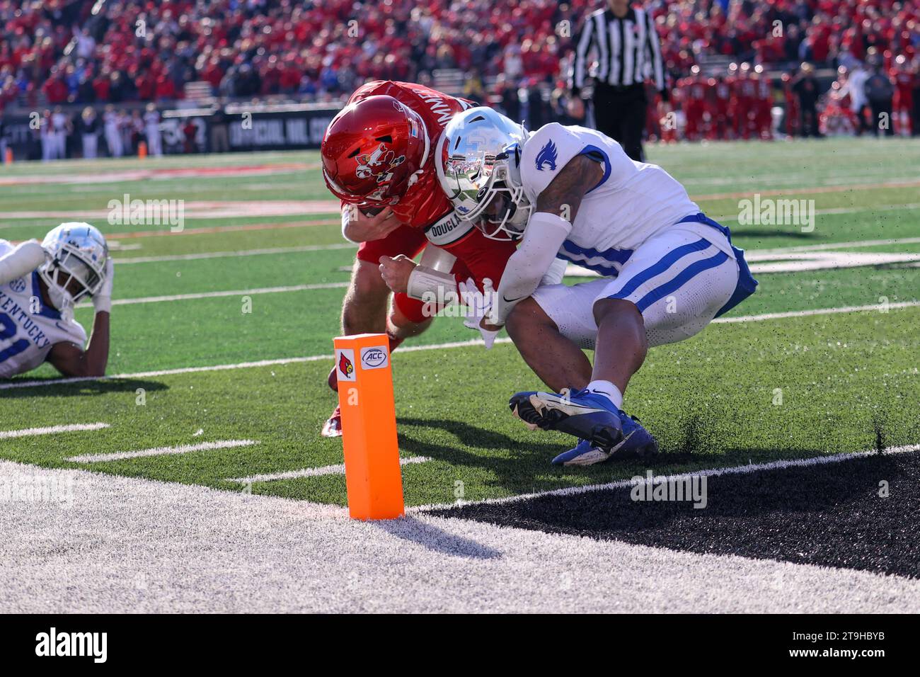 LOUISVILLE, KY - NOVEMBER 25: Louisville Cardinals quarterback Jack ...