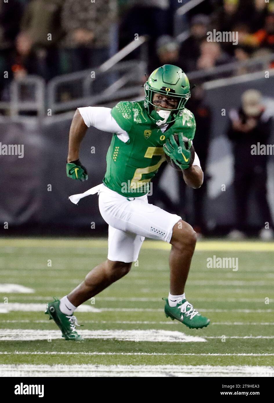 Autzen Stadium, Eugene, OR, USA. 24th Nov, 2023. Oregon Ducks wide ...