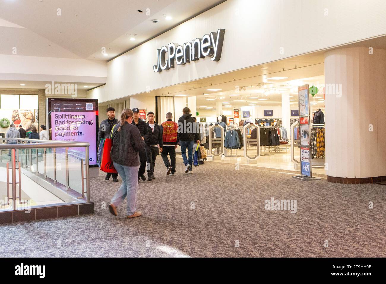Modesto, CA, USA. 25th Nov, 2023. Black Friday at Vintage Faire Mall in ...