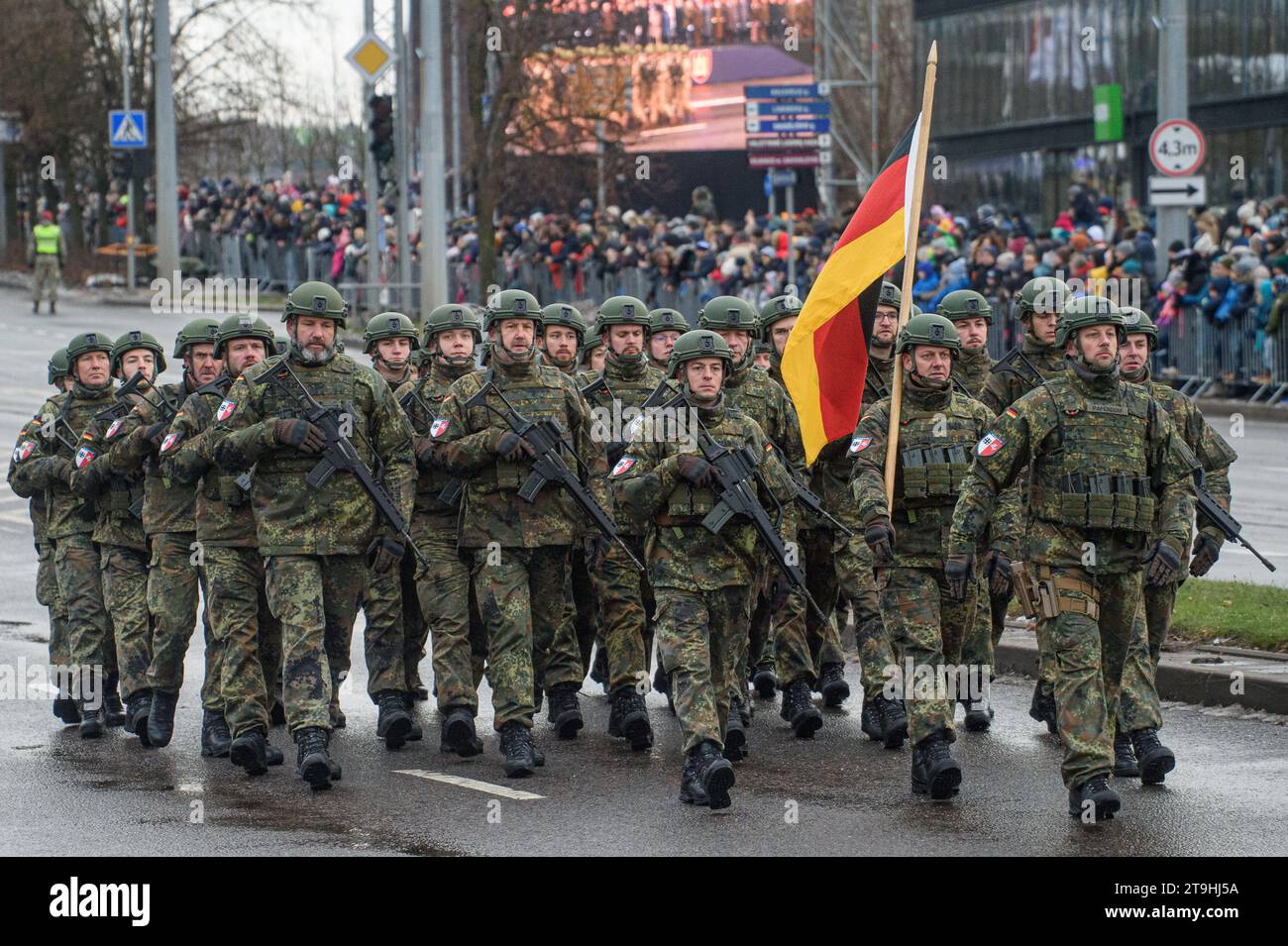 Vilnius, Lithuania. 25th Nov, 2023. German soldiers march during a ...