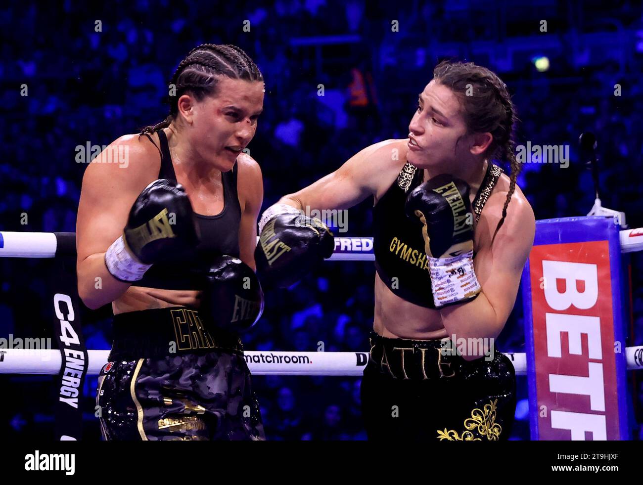 Taylor v cameron boxing hi-res stock photography and images - Alamy