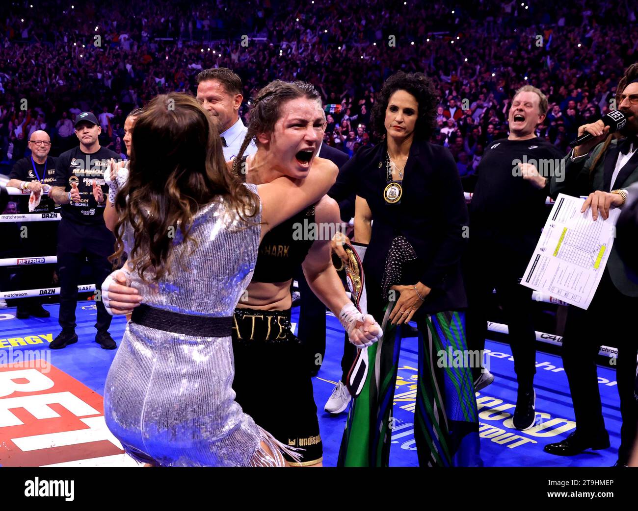 Katie Taylor celebrates with her mum Bridget Taylor after winning her ...