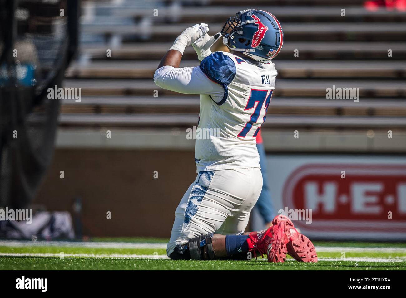 Houston, Texas, USA. 25th Nov, 2023. Florida Atlantic Owls offensive ...