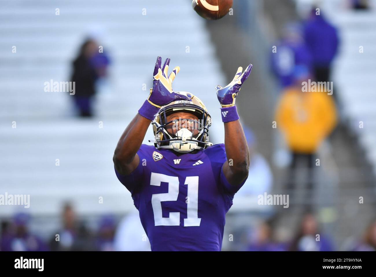Seattle, WA, USA. 25th Nov, 2023. Washington Huskies cornerback Dyson ...
