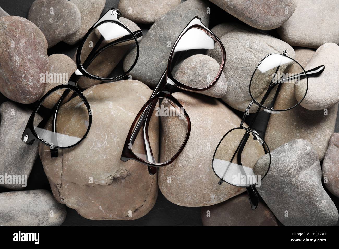 Stones frames hi-res stock photography and images - Alamy