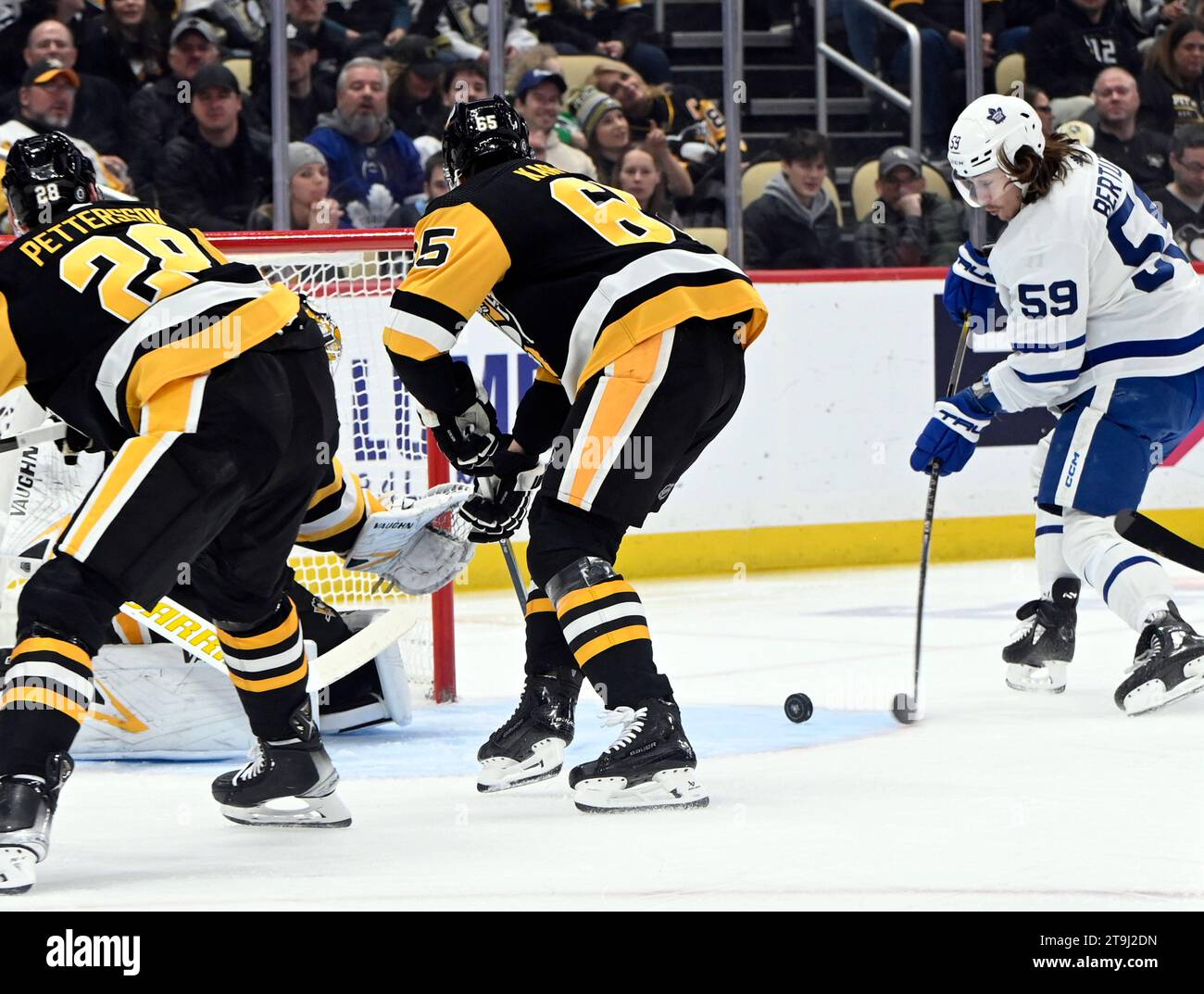 Pittsburgh, United States. 25th Nov, 2023. Toronto Maple Leafs left ...