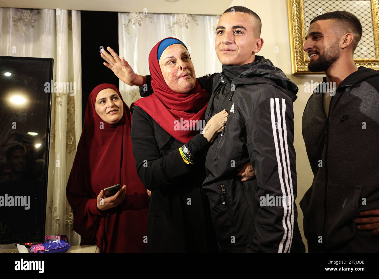 Palestinian prisoner Israa Al-Jaabis released from Israeli jail ...
