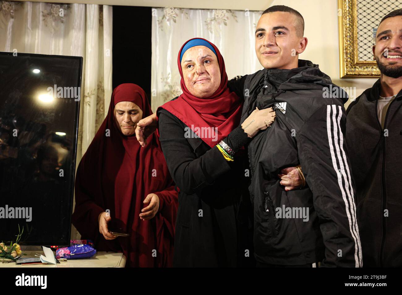 Palestinian prisoner Israa Al-Jaabis released from Israeli jail ...