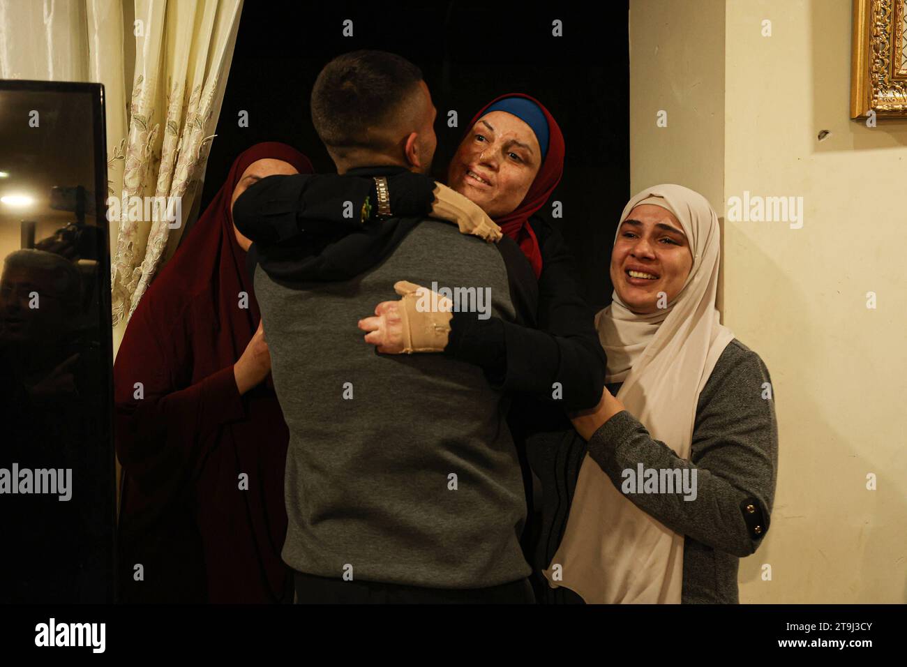 Palestinian prisoner Israa Al-Jaabis released from Israeli jail ...