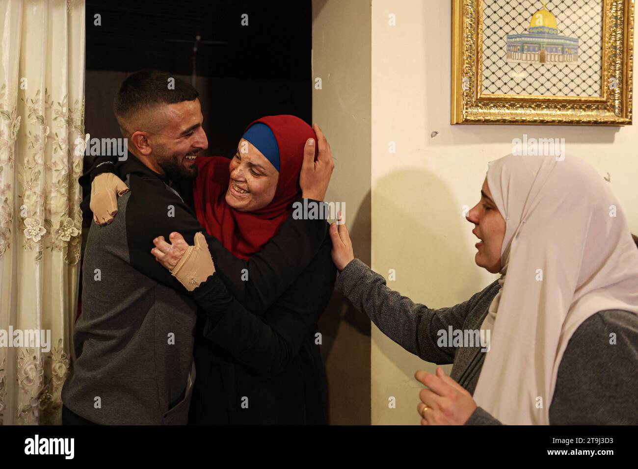 Palestinian prisoner Israa Al-Jaabis released from Israeli jail ...