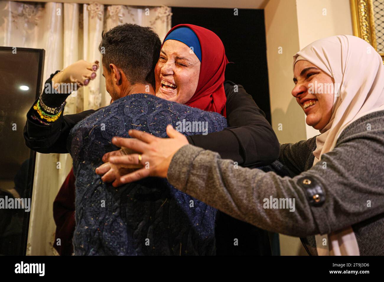 Palestinian prisoner Israa Al-Jaabis released from Israeli jail ...