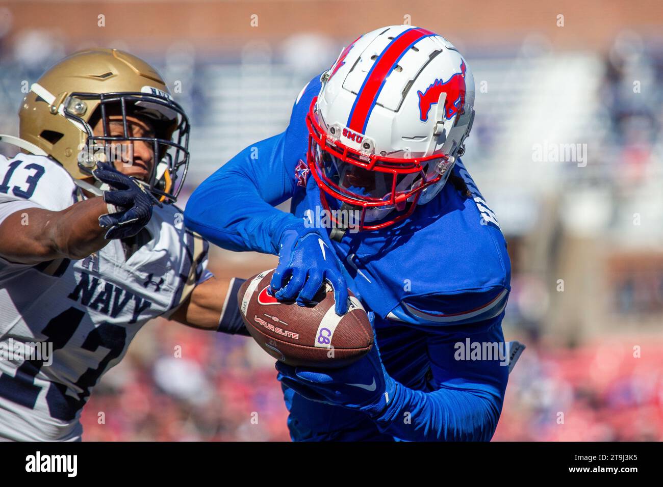 Dallas, Texas, USA. 25th Nov, 2023. Southern Methodist Mustangs wide ...