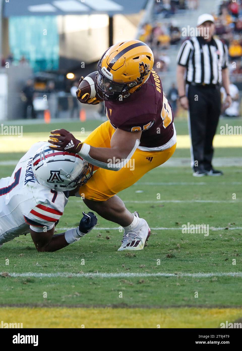 Tempe, Arizona, USA. 25th Nov, 2023. Running back DeCarlos Brooks (25 ...