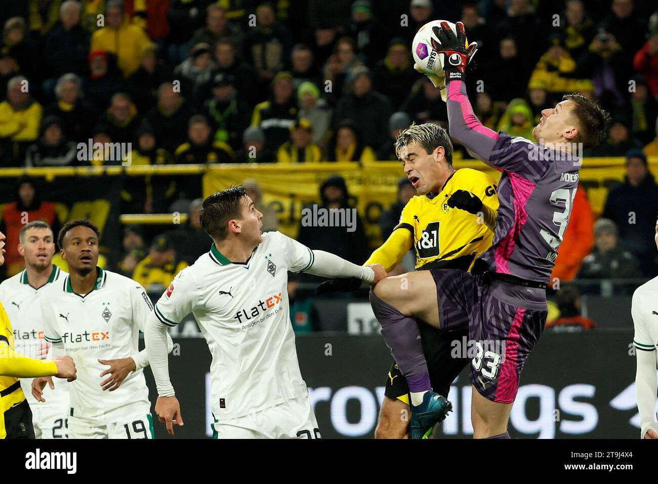 Dortmund, Germany. 25th Nov, 2023. Moritz Nicolas (R), goalkeeper of ...
