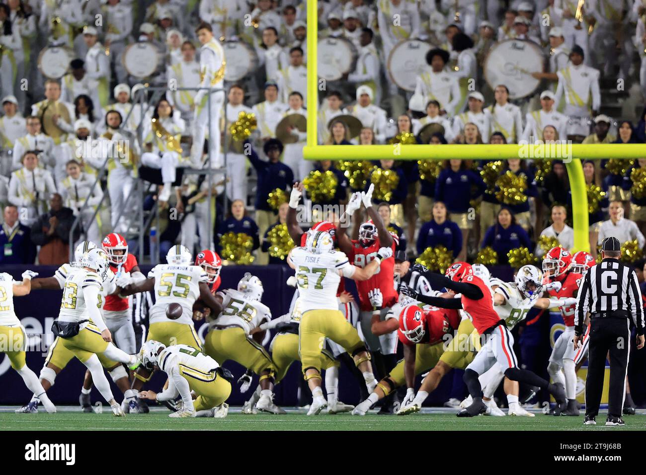 ATLANTA, GA - NOVEMBER 25: Georgia Tech Yellow Jackets place kicker ...