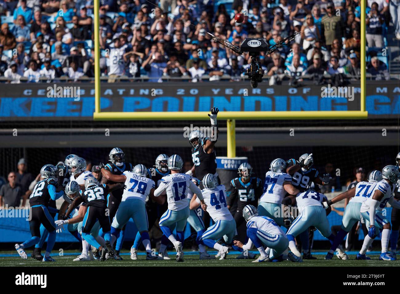 Dallas Cowboys place kicker Brandon Aubrey (17) kicks a 30-yard field ...
