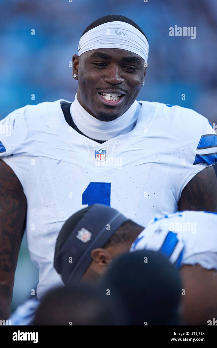 Dallas Cowboys safety Jayron Kearse (1) stands on the sideline during ...