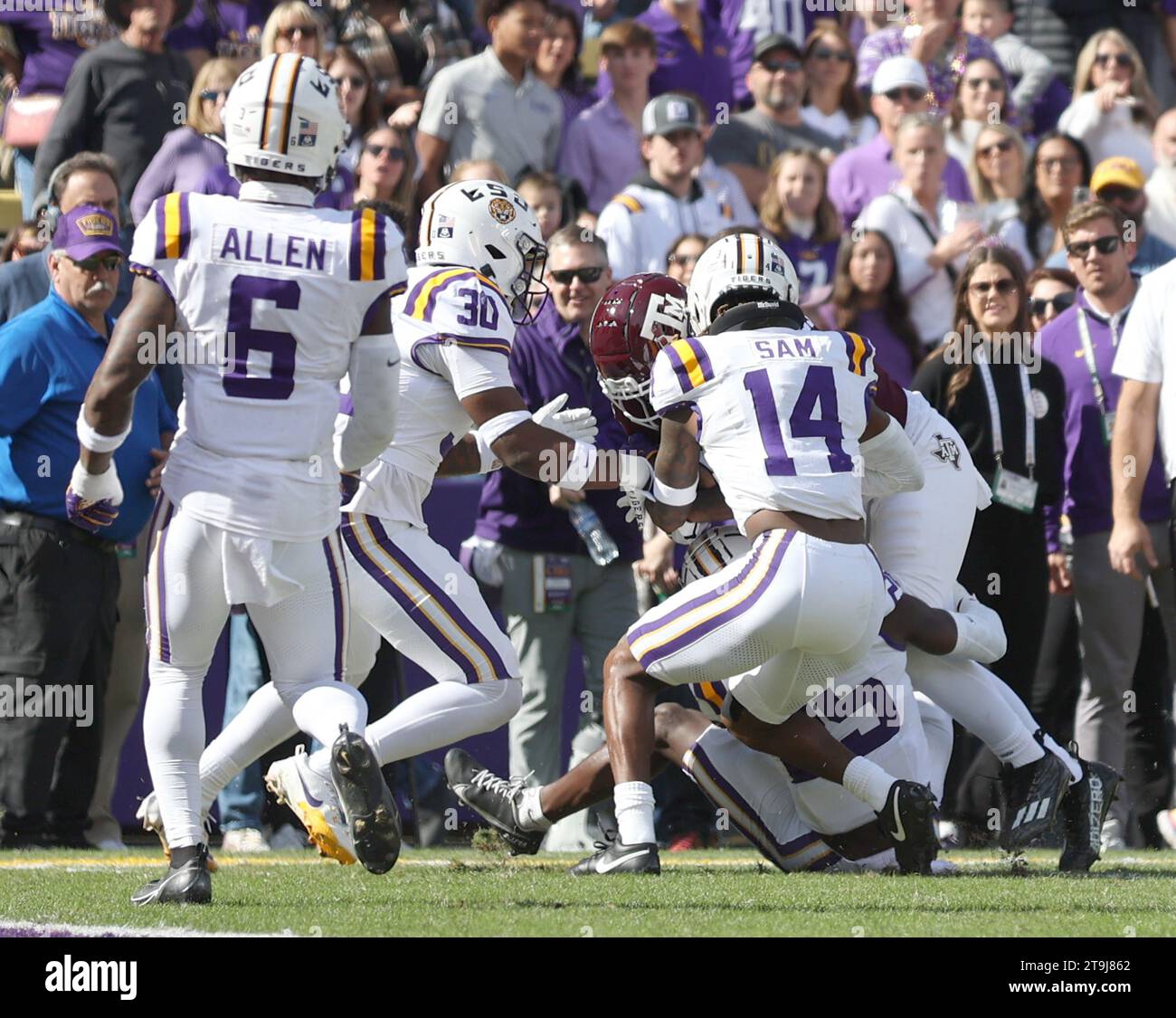 Baton Rouge, USA. 25th Nov, 2023. LSU Tigers safeties Javien Toviano ...