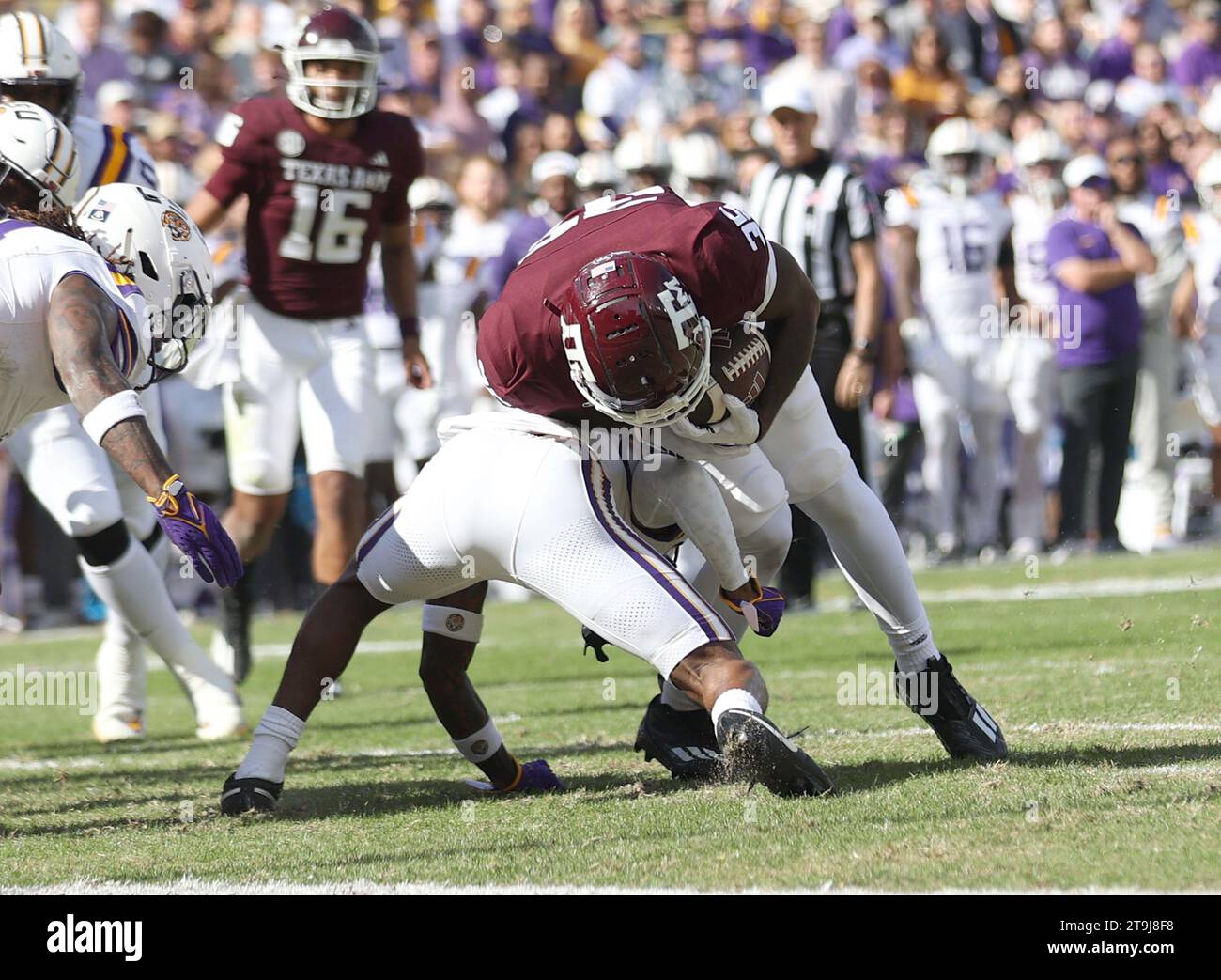 Baton Rouge, USA. 25th Nov, 2023. LSU Tigers safety Andre' Sam (14 ...