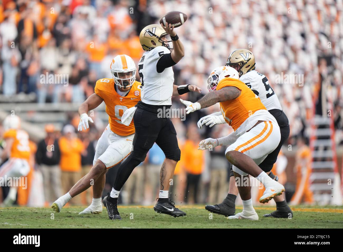 November 25, 2023: AJ Swann #5 of the Vanderbilt Commodores looks to ...