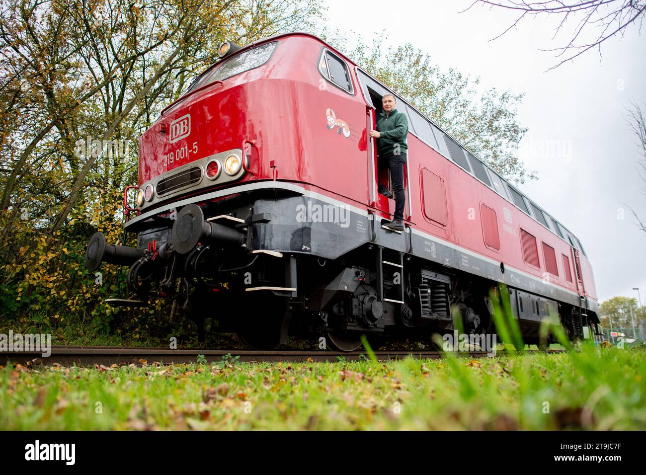 Oldenburg, Germany. 15th Nov, 2023. Roland Sandkuhl, a self-employed ...