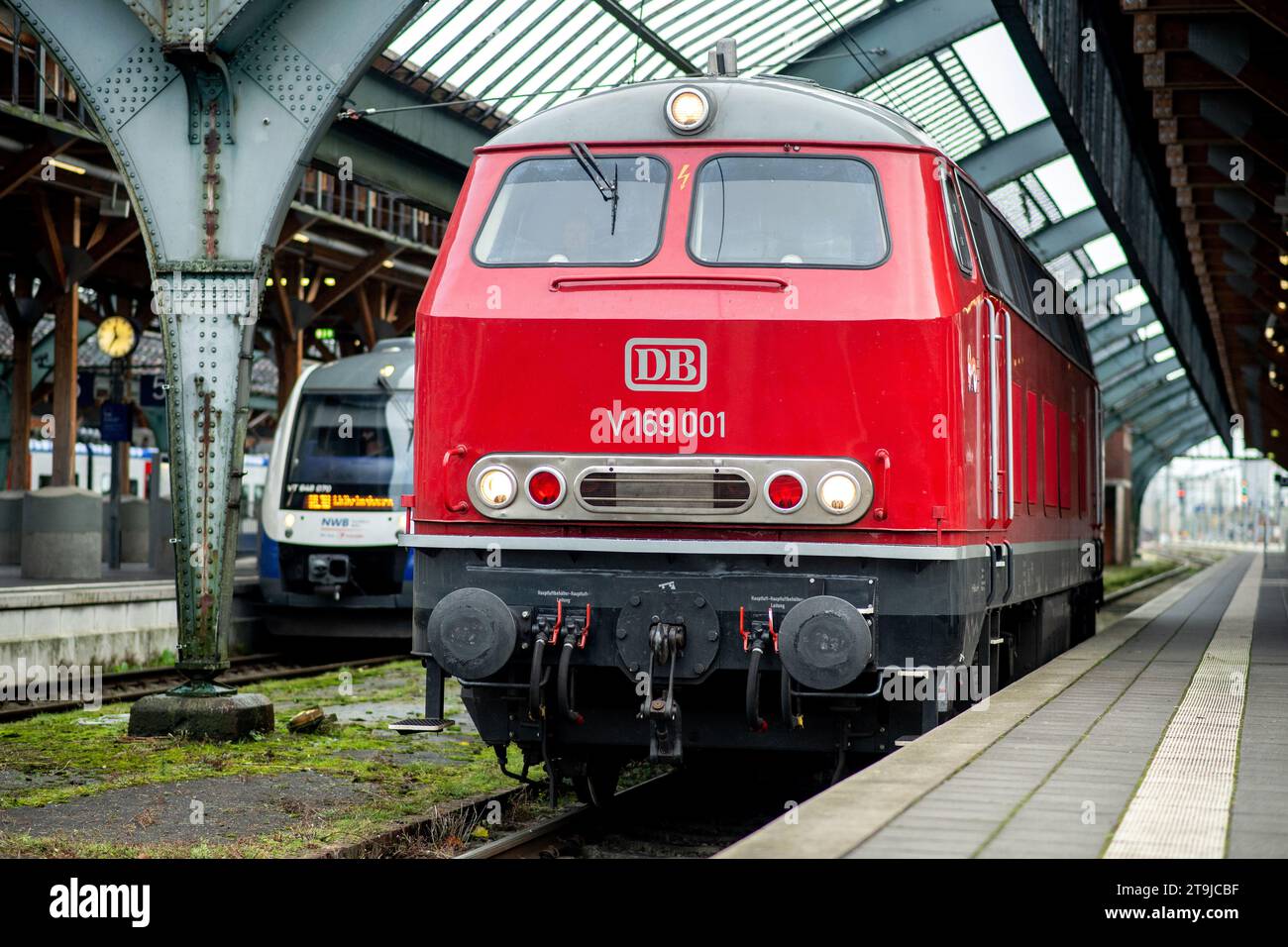 Oldenburg, Germany. 15th Nov, 2023. A DB series V 169 diesel locomotive ...