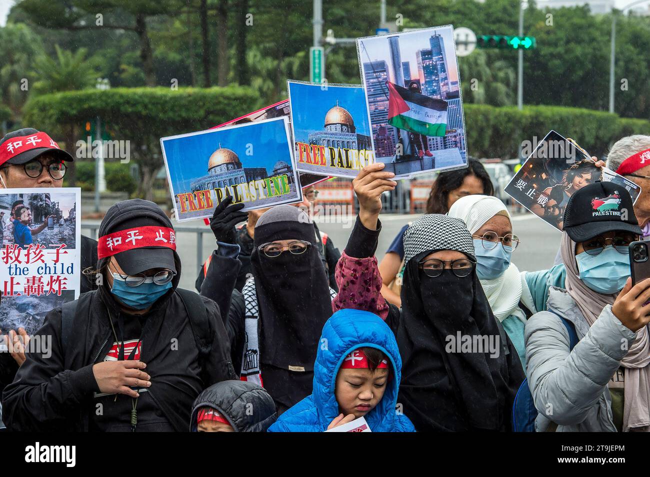 Pro Palestine activists join demonstrators march along Zhongshan South ...
