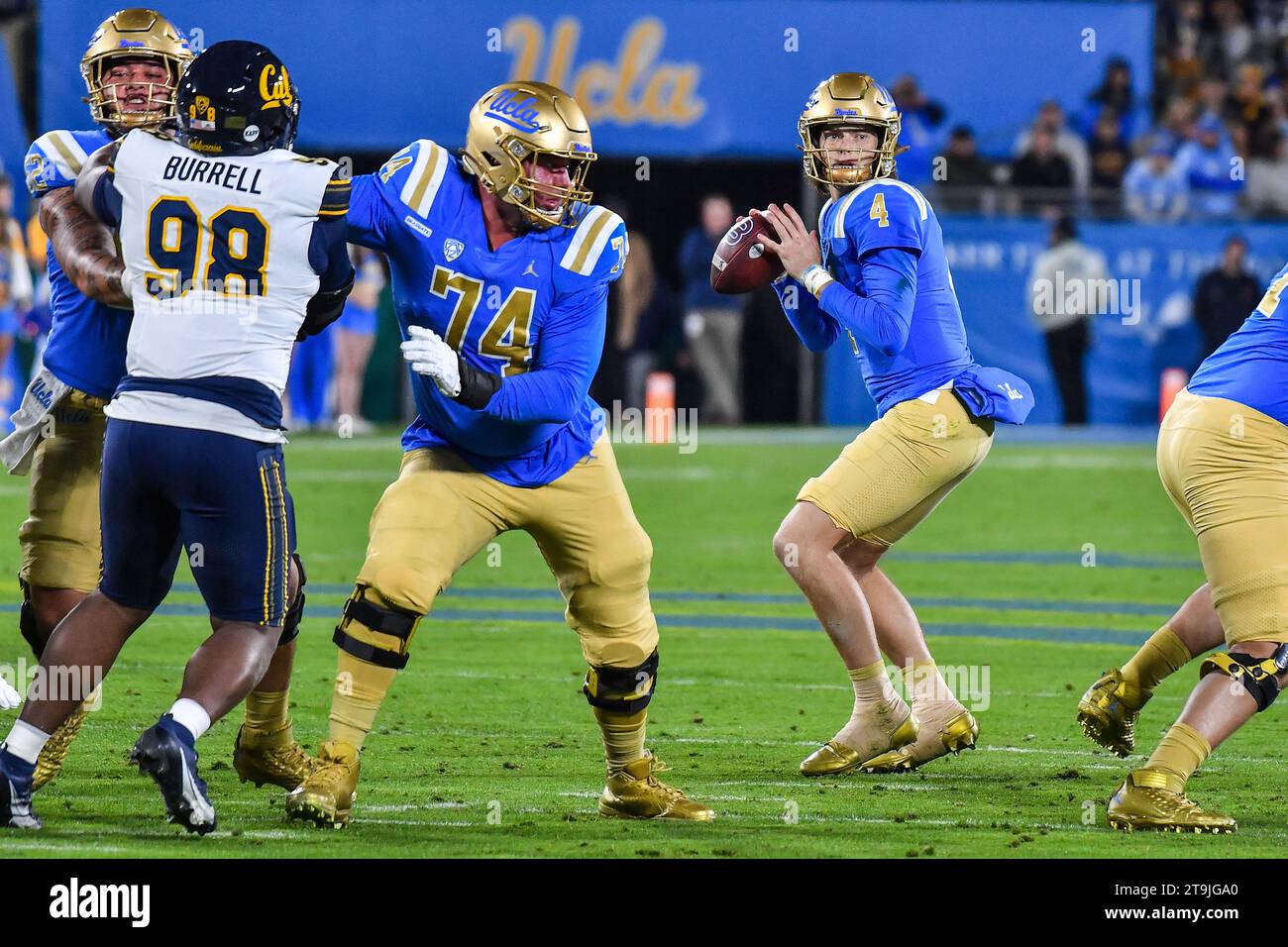 Pasadena, CA. 25th Nov, 2023. UCLA Bruins quarterback Ethan Garbers (4 ...