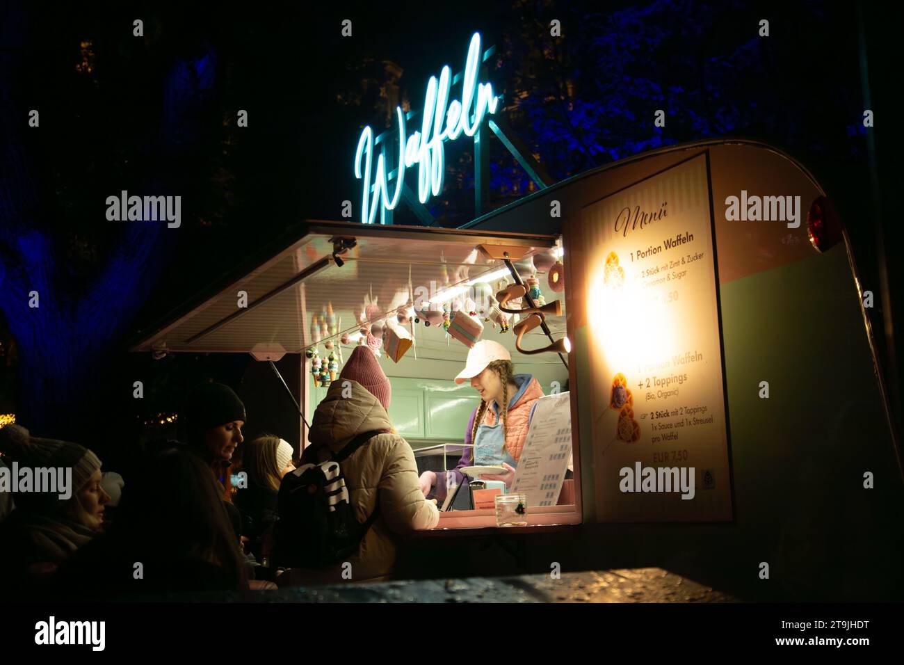 Food outlet in stand hi-res stock photography and images - Alamy