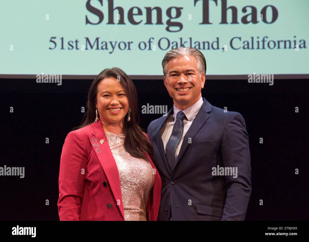 Hmong american family hi-res stock photography and images - Alamy