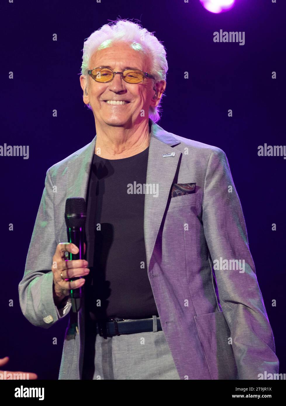 Cardest hi-res stock photography and images - Alamy