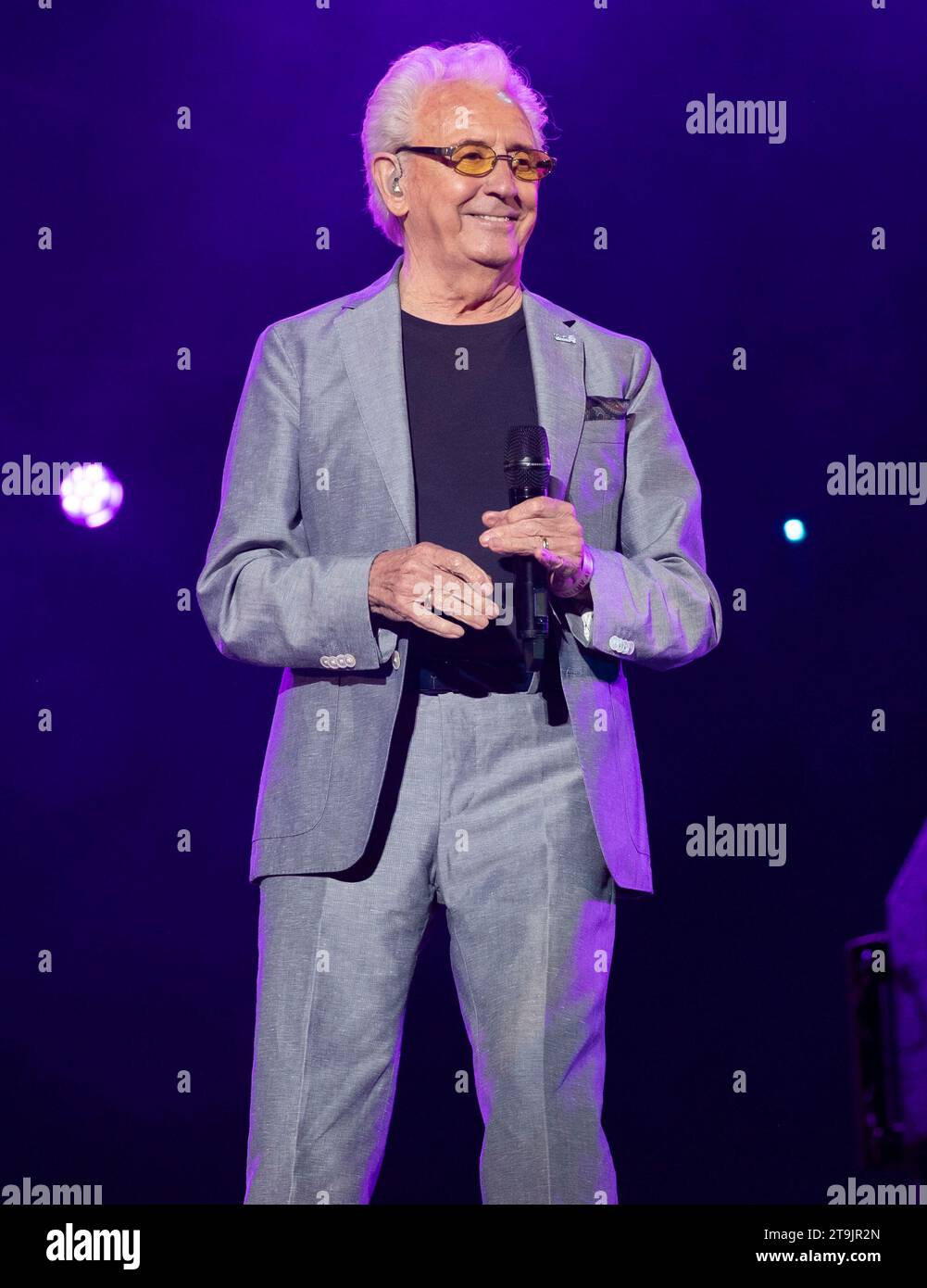 Cardest hi-res stock photography and images - Alamy