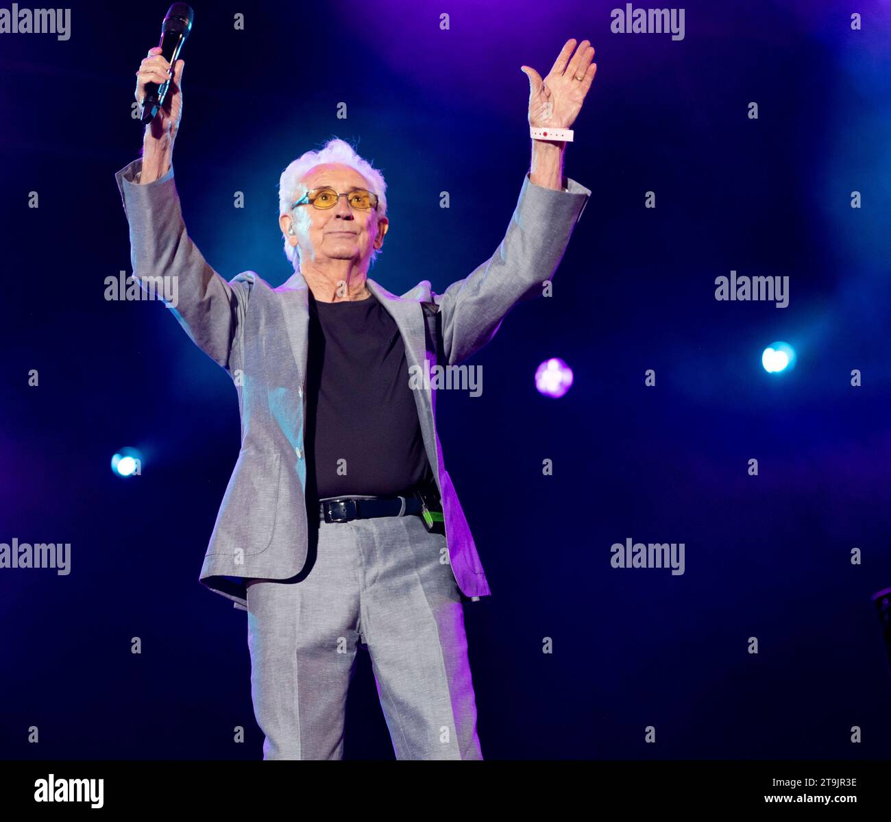 Cardest hi-res stock photography and images - Alamy