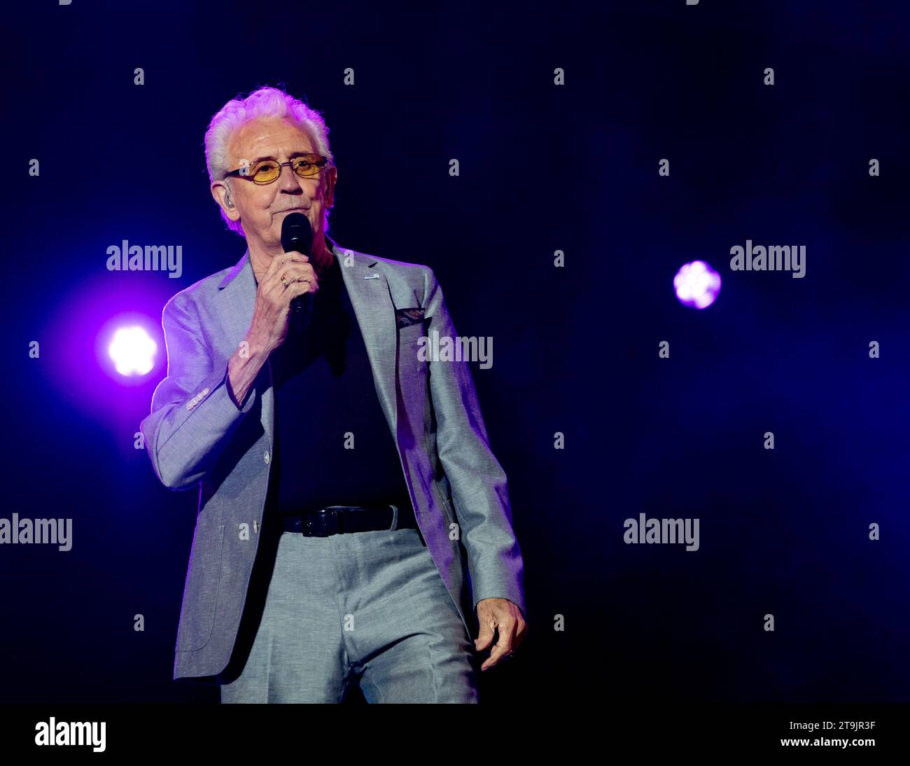 Cardest hi-res stock photography and images - Alamy