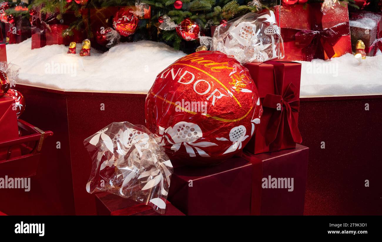 Lindt lindor logo hi-res stock photography and images - Alamy