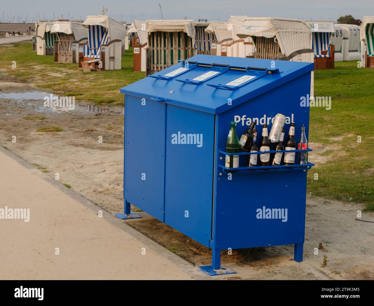 Waste container at the beach Stock Photo - Alamy