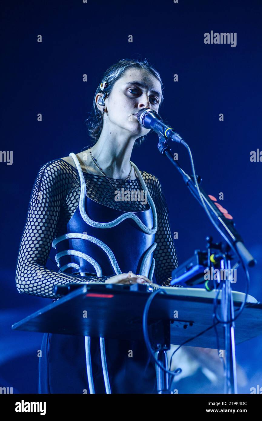 The french artist Pomme plays live at Forest National | La chanteuse et ...